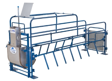 Swine Farrowing Crates | Crates for Sow Farrowing | Hog Slat